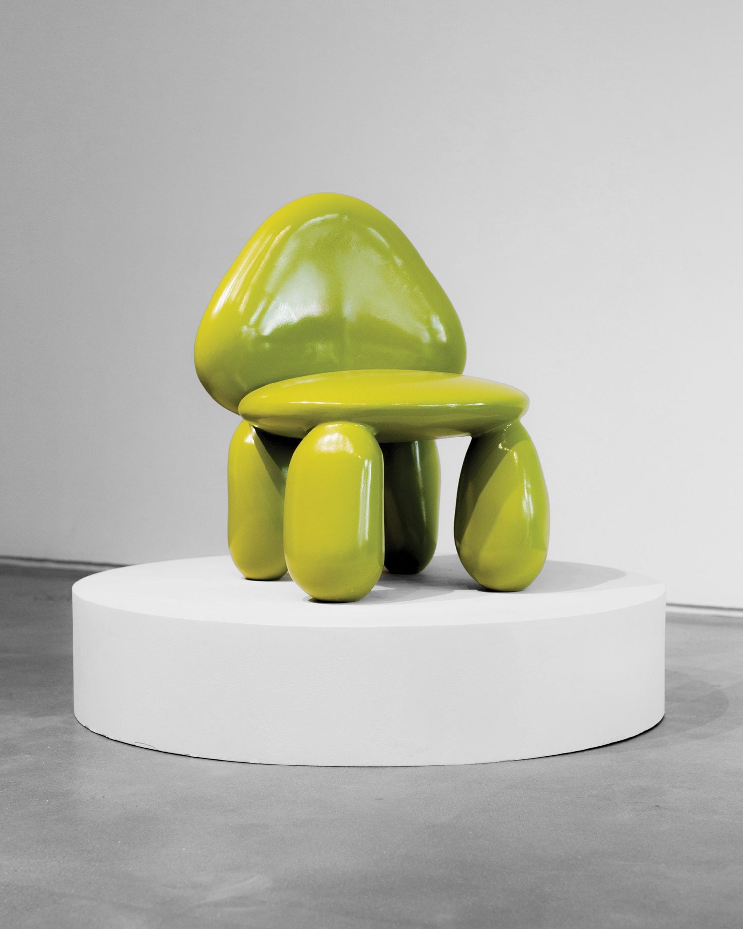 8 Sinuous Shapes in Bold Hues - Interior Design