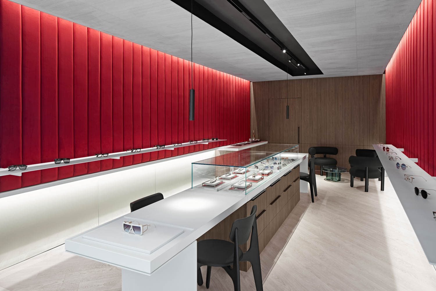 A Toronto Eyewear Store by Reflect Architecture Pays Homage to ‘80s ...