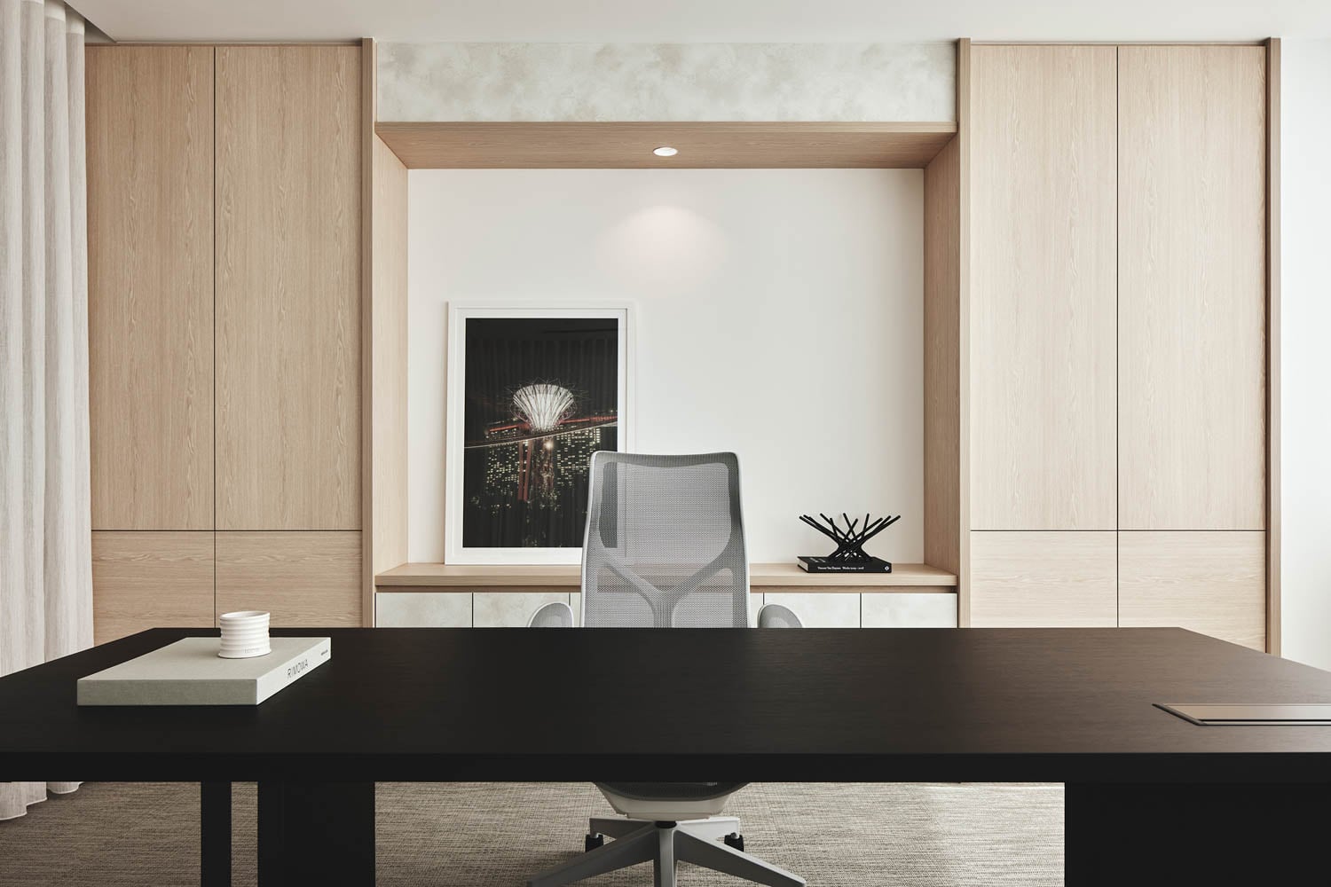 Right Angle Studio Designs an Inviting Family Office in Singapore ...