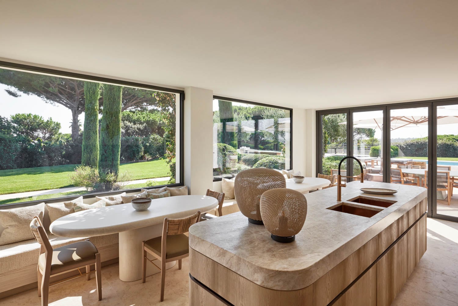 Stéphanie Coutas Refashions a 1970s St. Tropez Villa into a New Work of ...