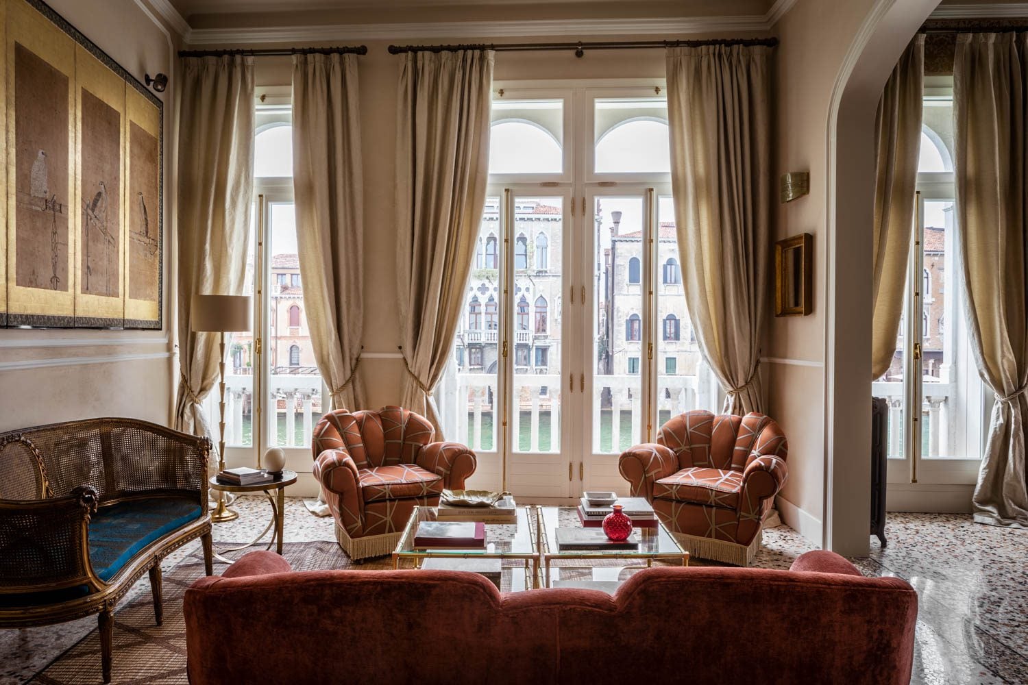 FNA Concept Designs a Stylishly Heady Venetian Apartment on the City’s ...