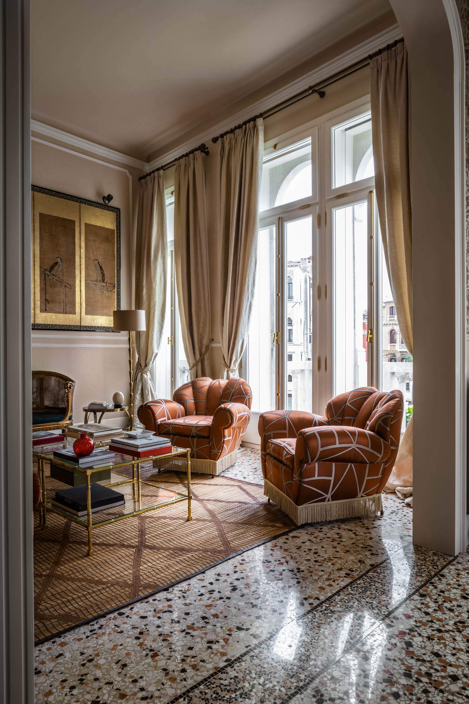 FNA Concept Designs a Stylishly Heady Venetian Apartment on the City’s ...