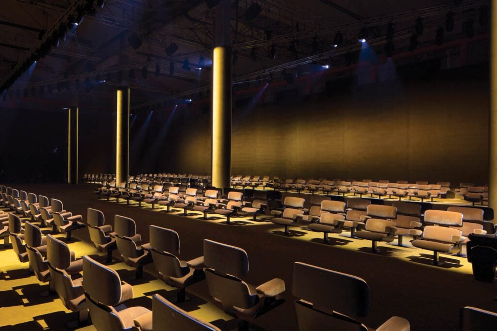 Inside the Hottest Fall-Winter 2022 Fashion Collections From New York ...