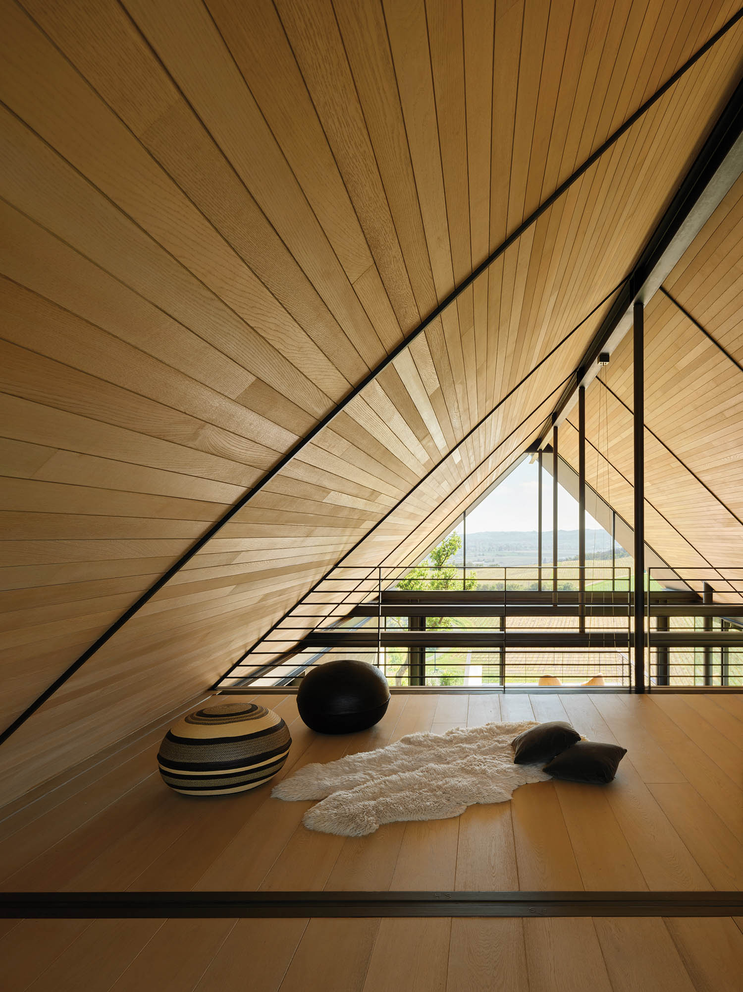 Aidlin Darling Design Creates a Stunning Home on a Hill in Napa Valley ...