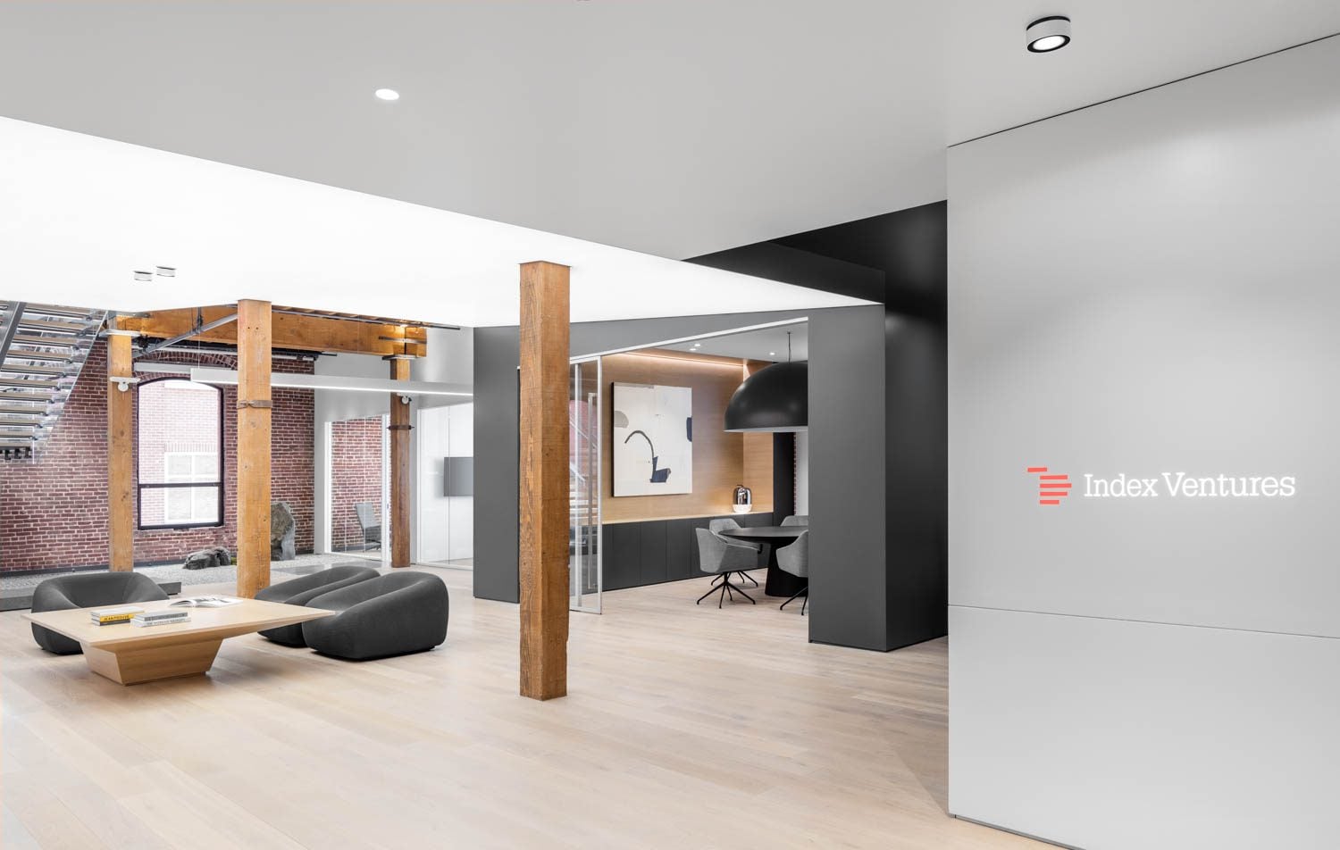 This Finance Office in San Francisco Offers Visual Intrigue Around ...