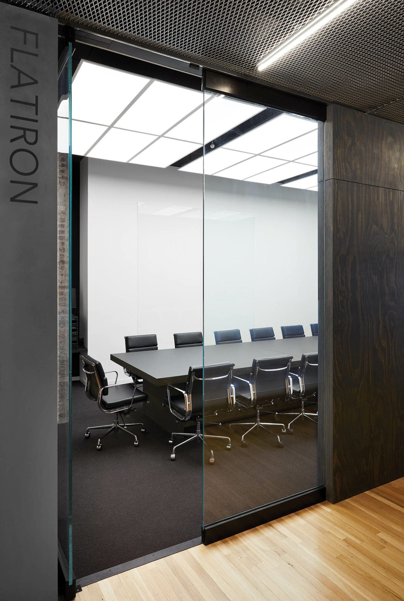 Neal Beckstedt Studio Transforms a Beaux-Arts Building into a Modern Office