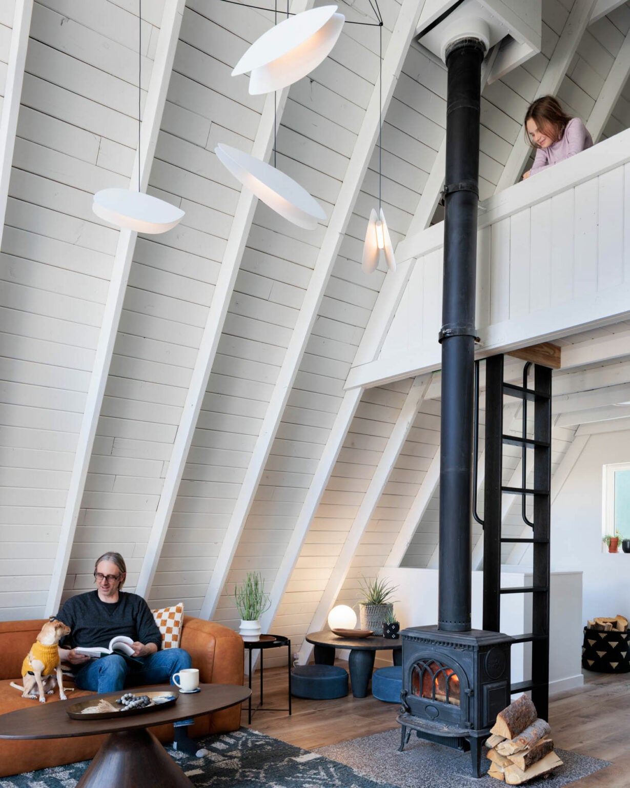 This Cozy Ski Chalet Blends Styles from the 1970s and Today