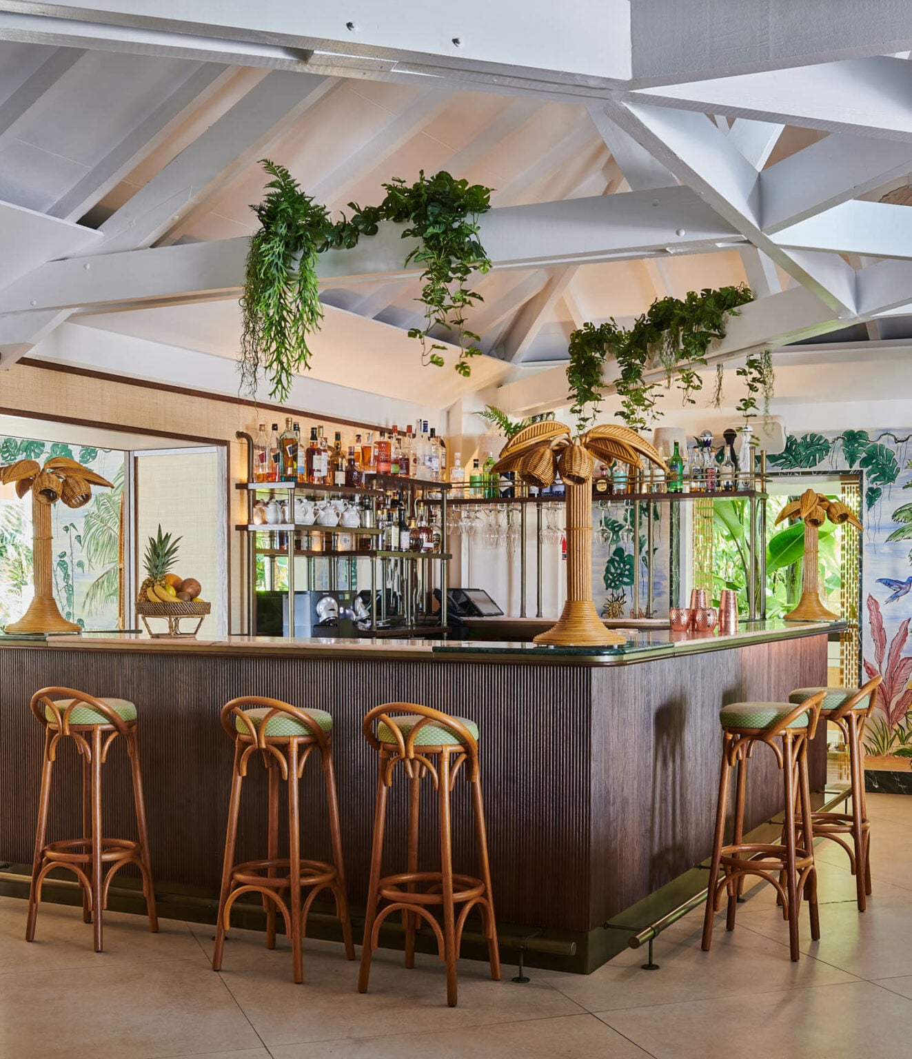 14 Delectable Hotel Bars and Restaurants Around the Globe
