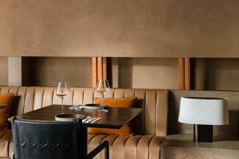 RooMoo Design Studio Make Waves for the B3 Bistro in Shenzhen