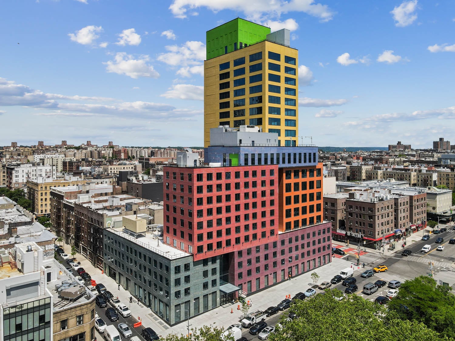 Radio Hotel Brightens a Manhattan Neighborhood - Interior Design