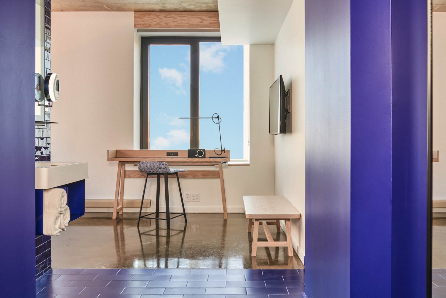 Radio Hotel Brightens a Manhattan Neighborhood - Interior Design