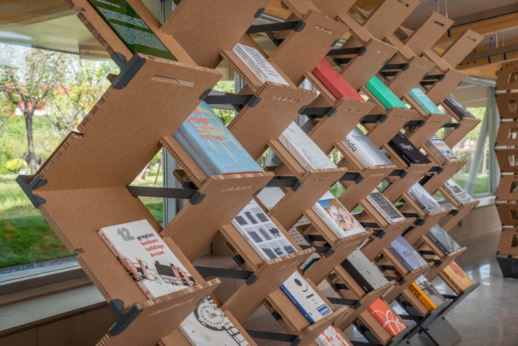 Go 'Back to the Future' in This Temporary Bookstore in Xinyang