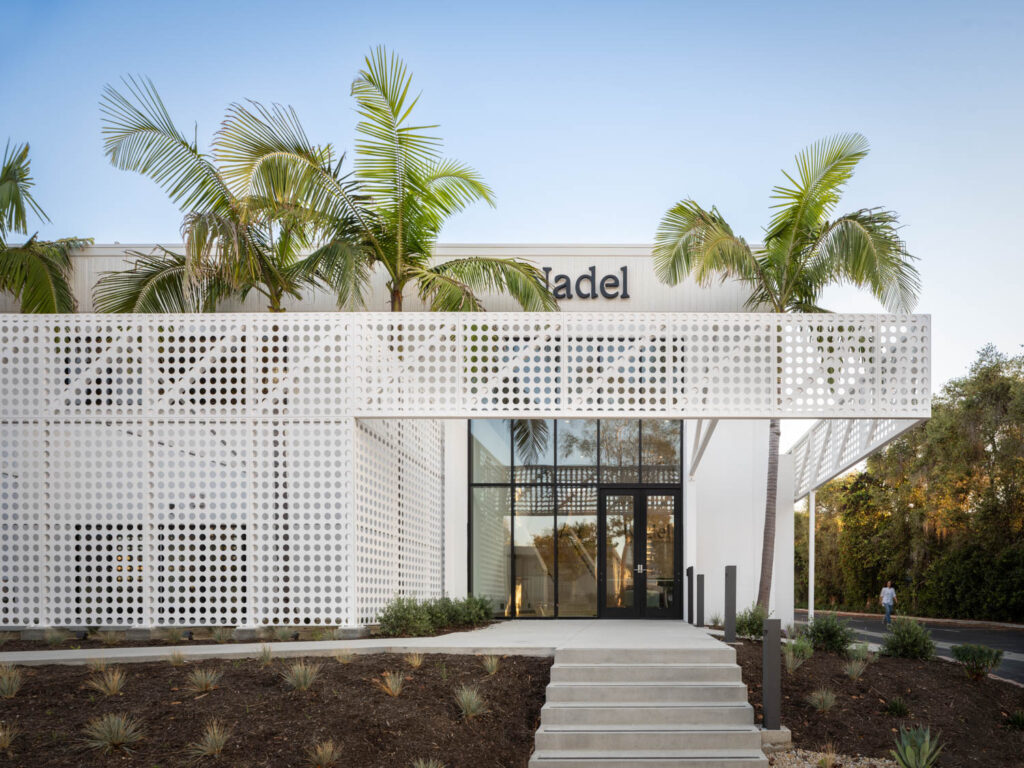 Headquarters Reboot: Standard Architecture x Nadel