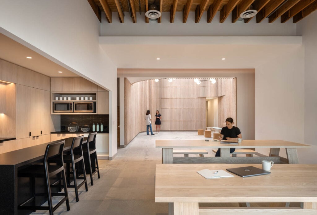 Headquarters Reboot: Standard Architecture x Nadel