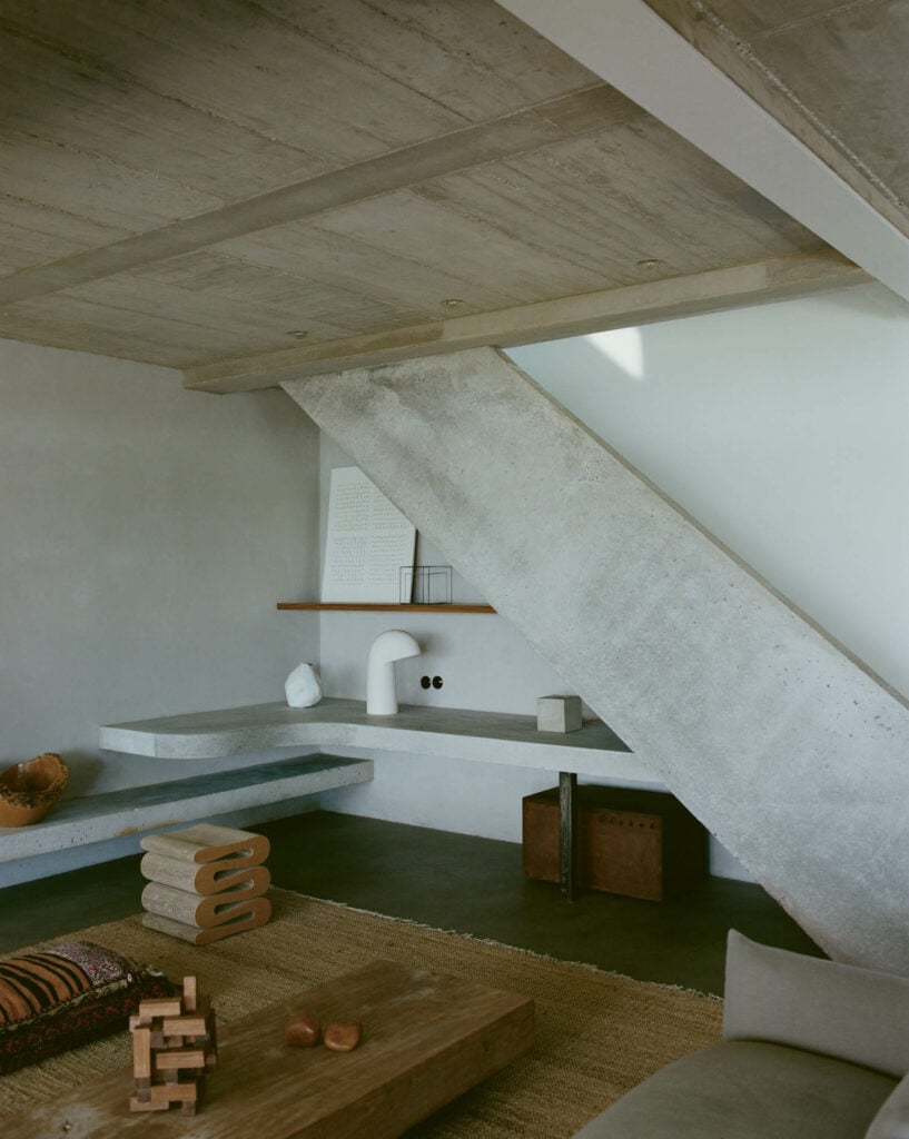 Peter Ivens Reimagines A Modernist Lake House In Belgium