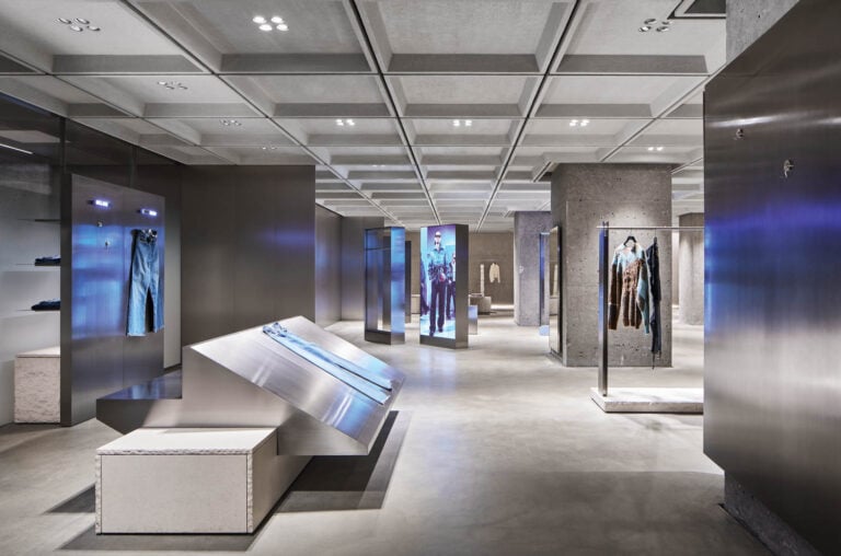 Turning Heads With ZARA Nanjing’s Futuristic Flagship Store