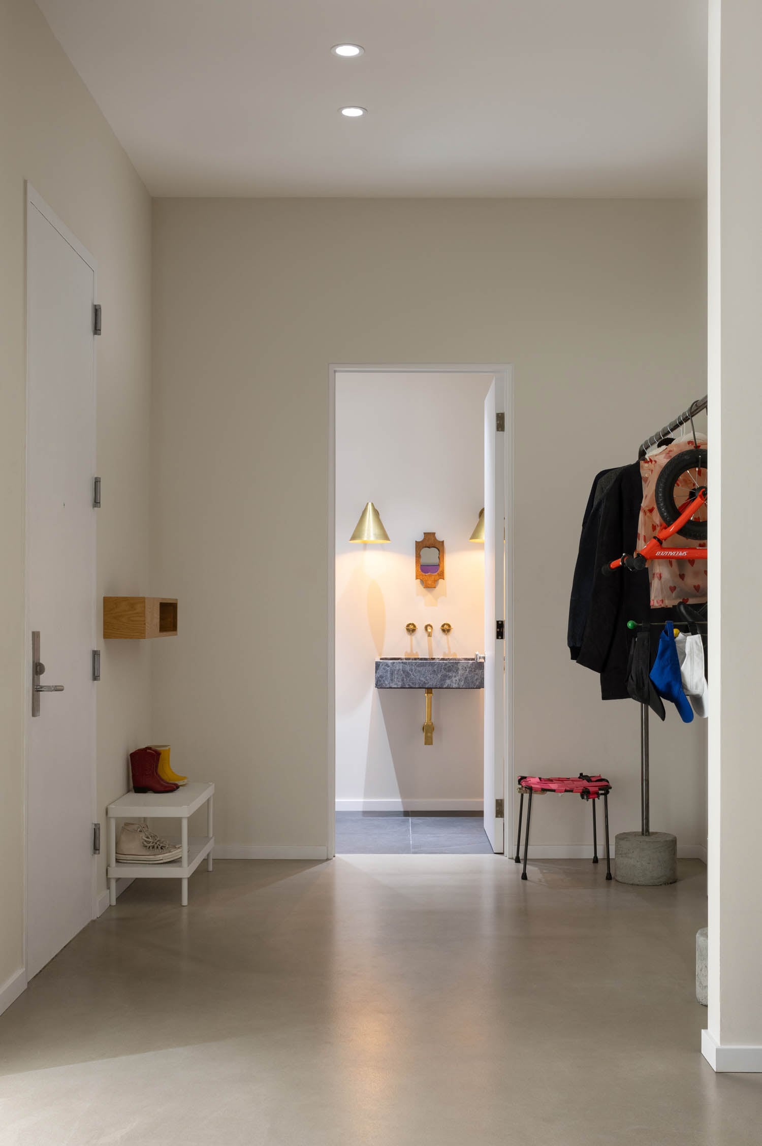 Mark Gettys Transforms A Brooklyn Loft Into A Livable Gallery