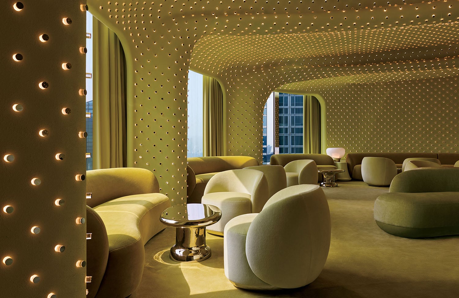 Studio Paolo Ferrari Designs A Theatrical Bar In Hong Kong