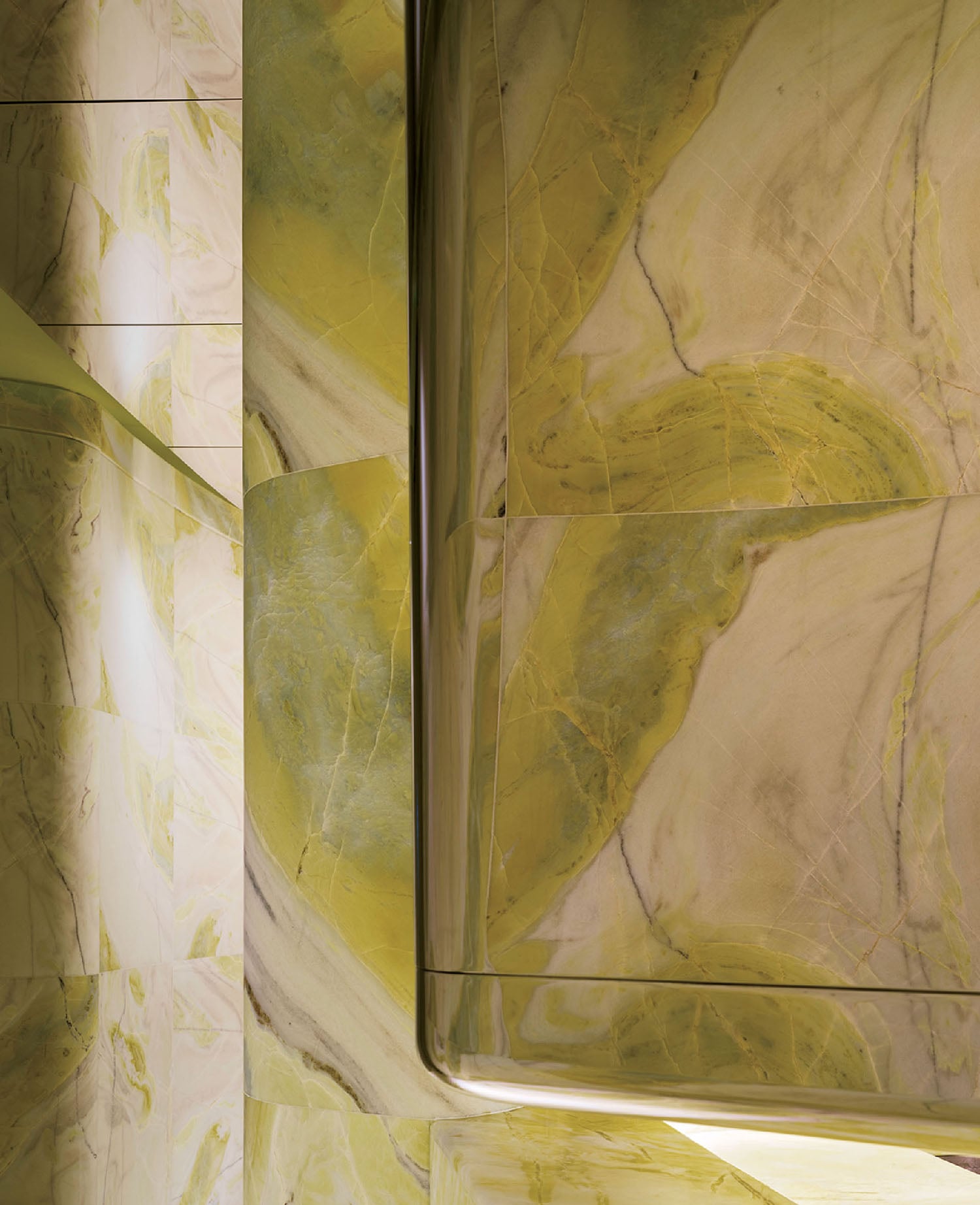 Studio Paolo Ferrari Designs A Theatrical Bar In Hong Kong